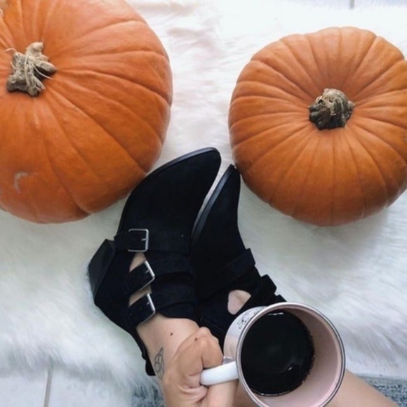 Universal Thread | Shoes | Universal Thread Cut Out Western Bootie ...